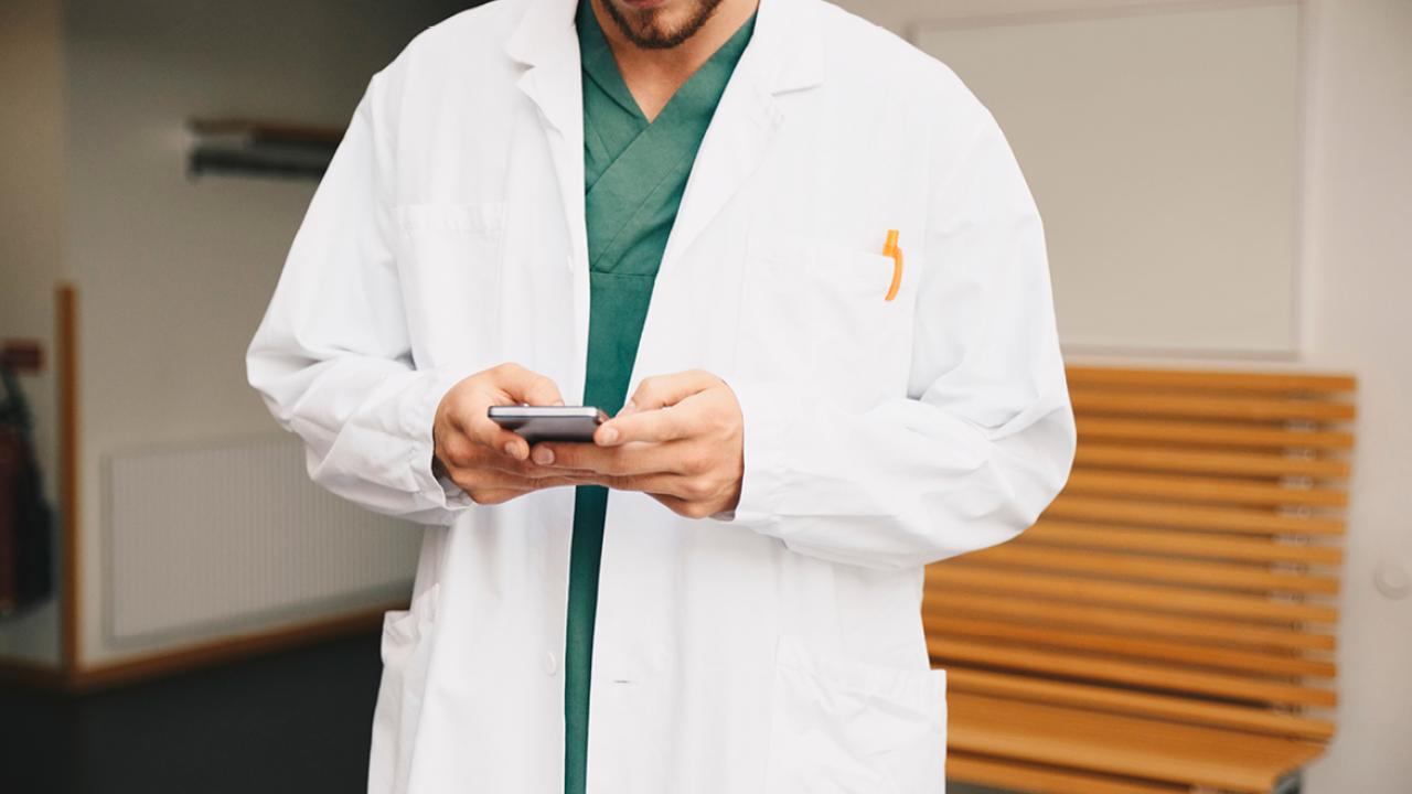 5 reasons why physicians should use social media professionally ...