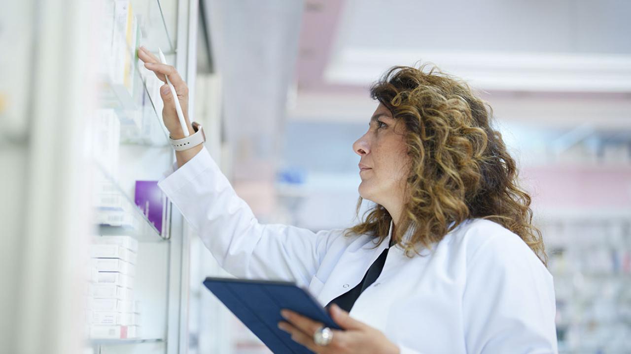 What's the difference between pharmacists and physicians? | American ...